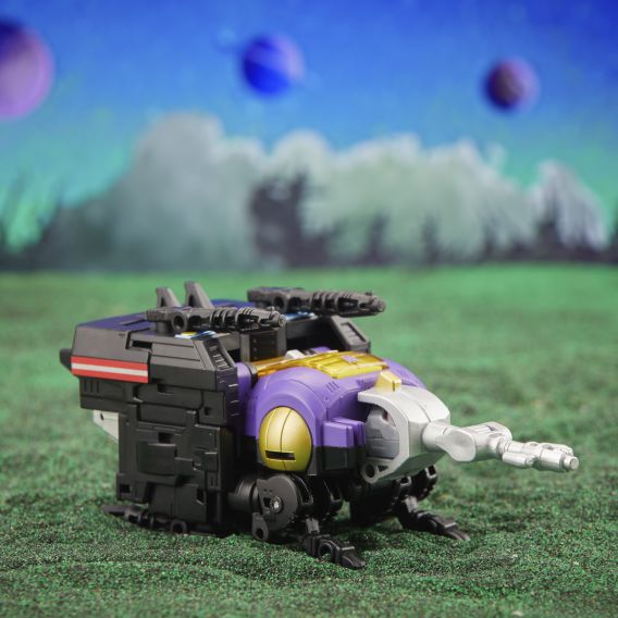 Transformers Toys Legacy Evolution Deluxe Class Insecticon Bombshell ...