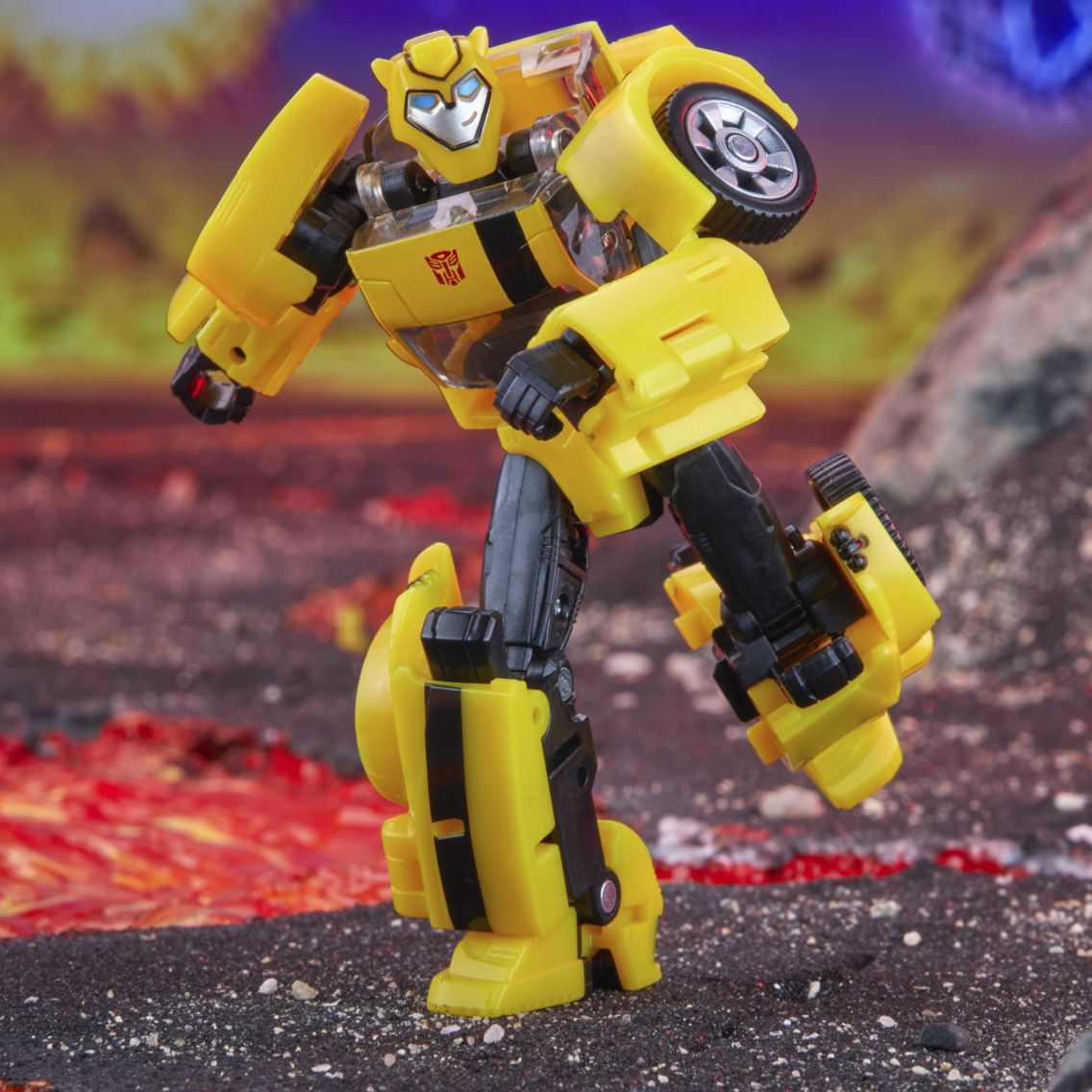 Transformers Legacy United Deluxe Class Animated Universe Bumblebee, 5. ...