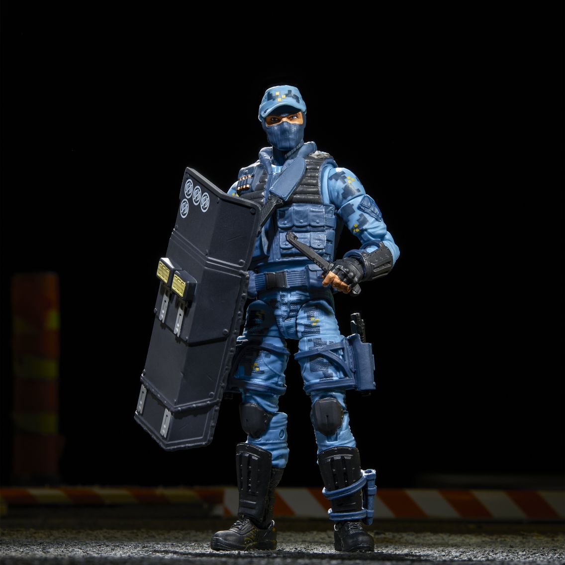 G.I. Joe 機密系列傑森‧「震波」‧法里亞，收藏版《特種部隊》可動人偶，105 號，6 吋可動人偶，男孩女孩皆宜，含 9 件配件 ...