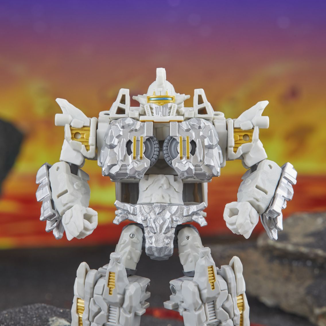 Transformers Legacy United Deluxe Class Infernac Universe Nucleous, 5.5 ...