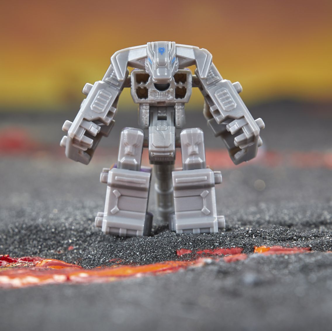 Transformers Legacy United Doom ‘n Destruction Collection, Mayhem ...