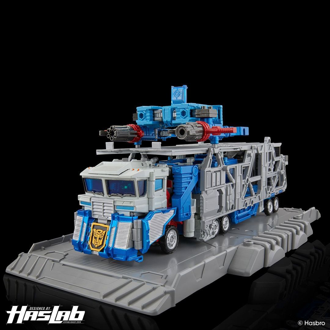 Transformers: Legacy Robots in Disguise 2001 Omega Prime | Hasbro Pulse