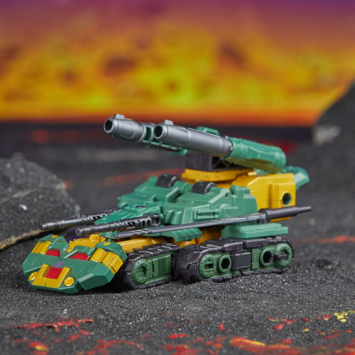 Transformers Legacy United Doom ‘n Destruction Collection, Mayhem ...